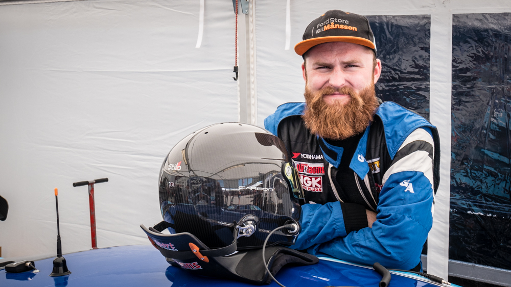 Nu ska Robert Paulsson plocka poäng – V8 Thunder Cars