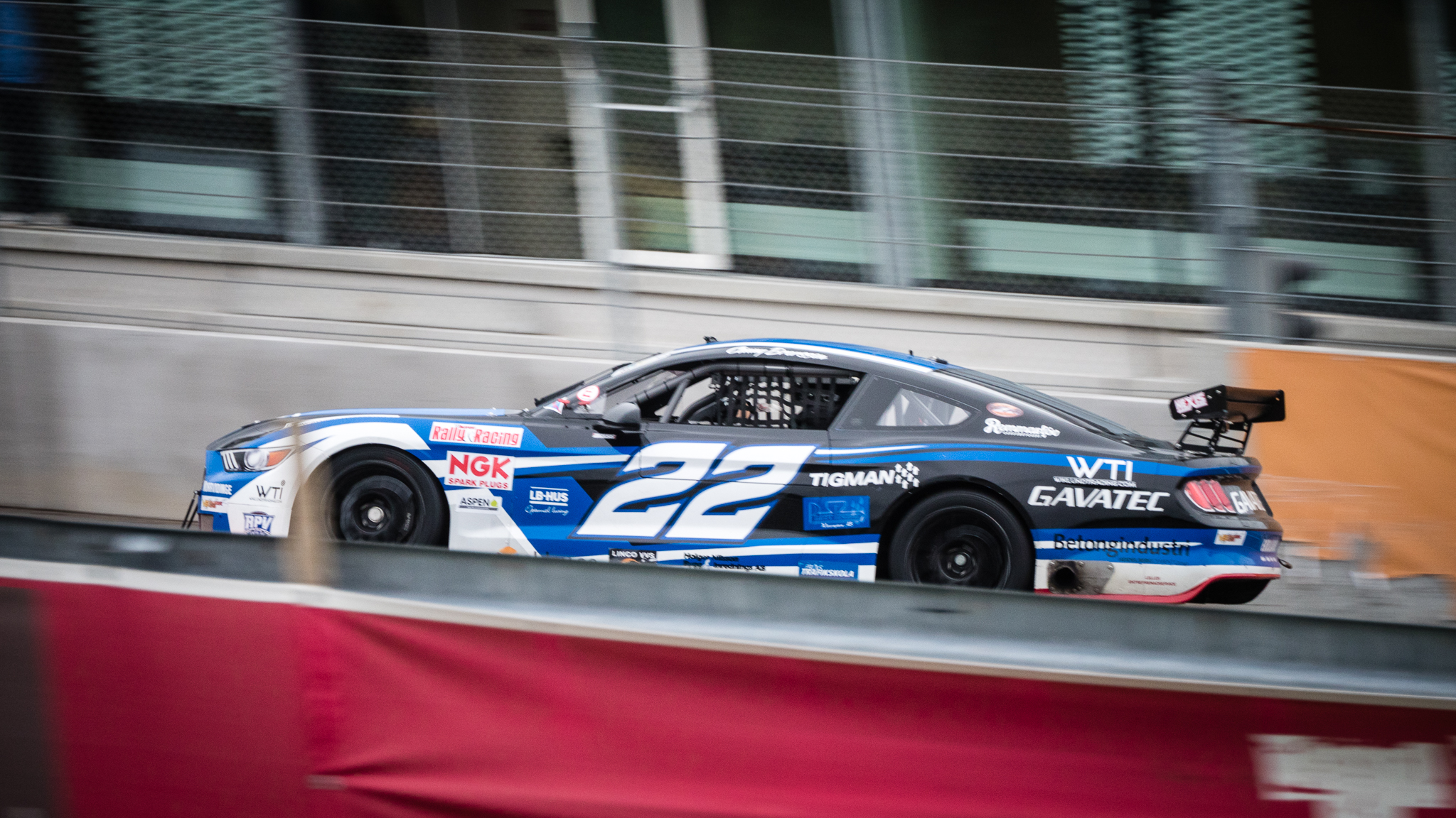 V8 Thunder Cars kör final med NASCAR Whelen Euro Series på Hockenheim ...