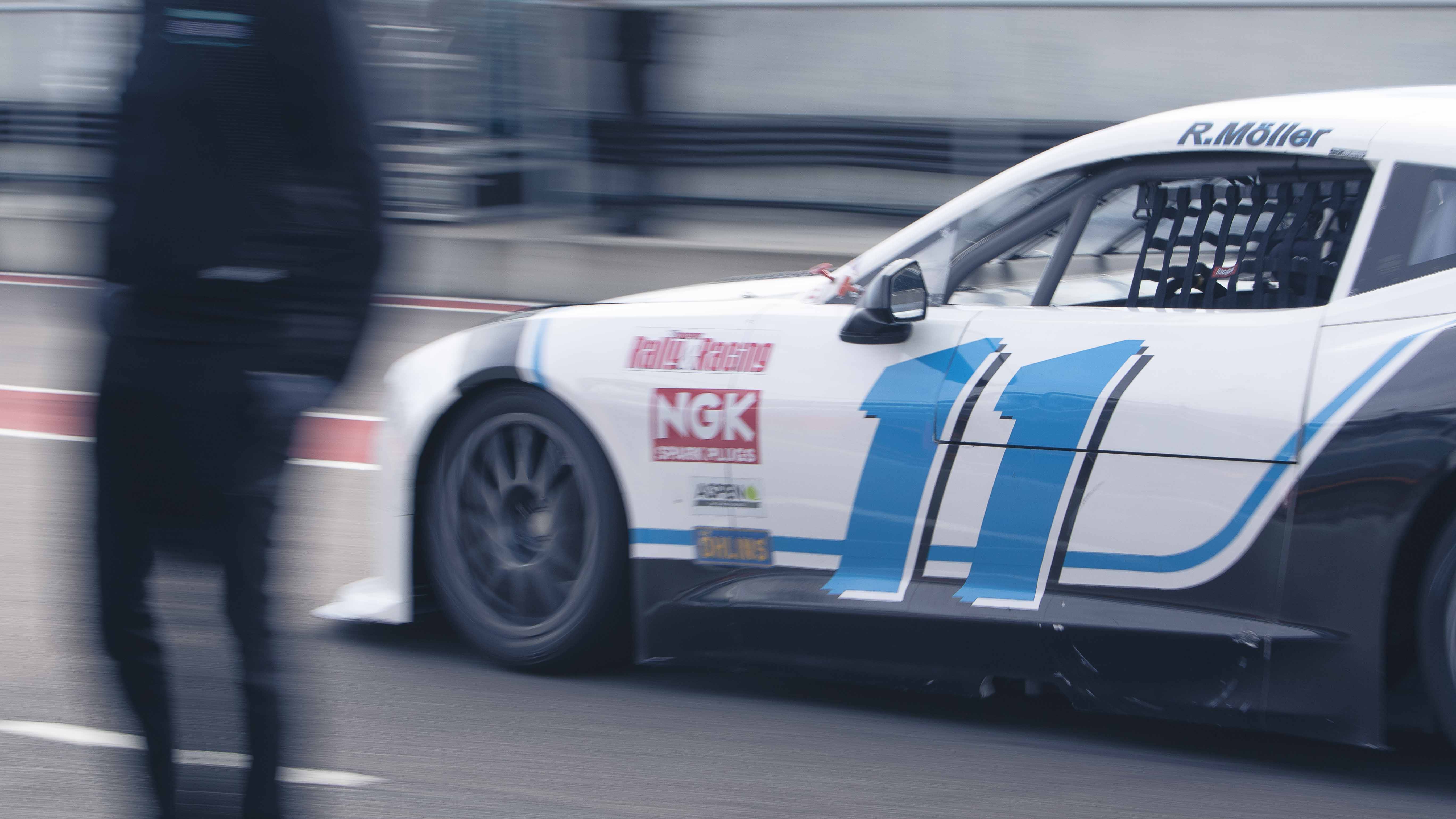 Roll-out för V8 Thunder Cars – V8 Thunder Cars