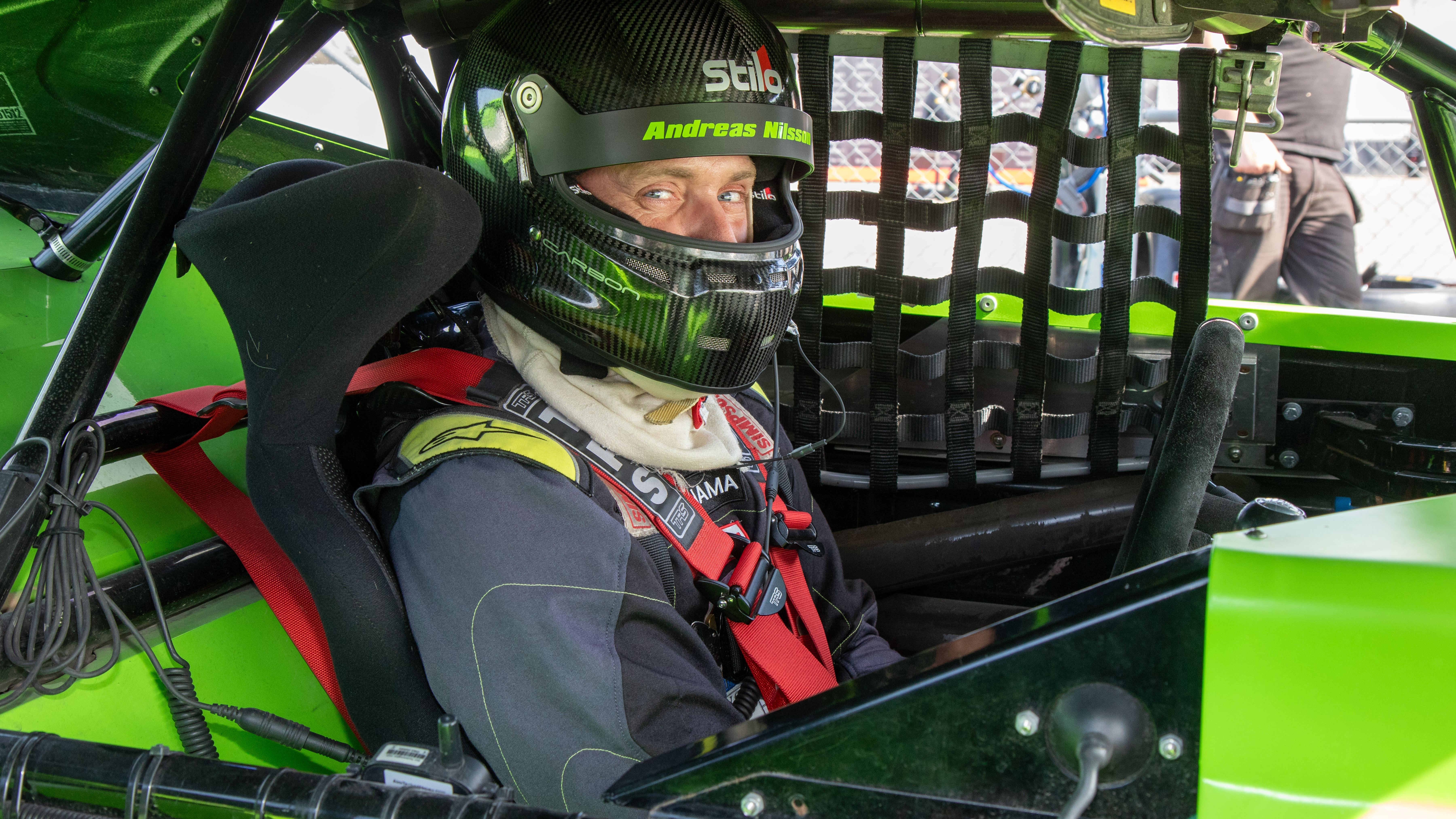 Andreas Nilsson gör comeback i V8 Thunder Cars! – V8 Thunder Cars